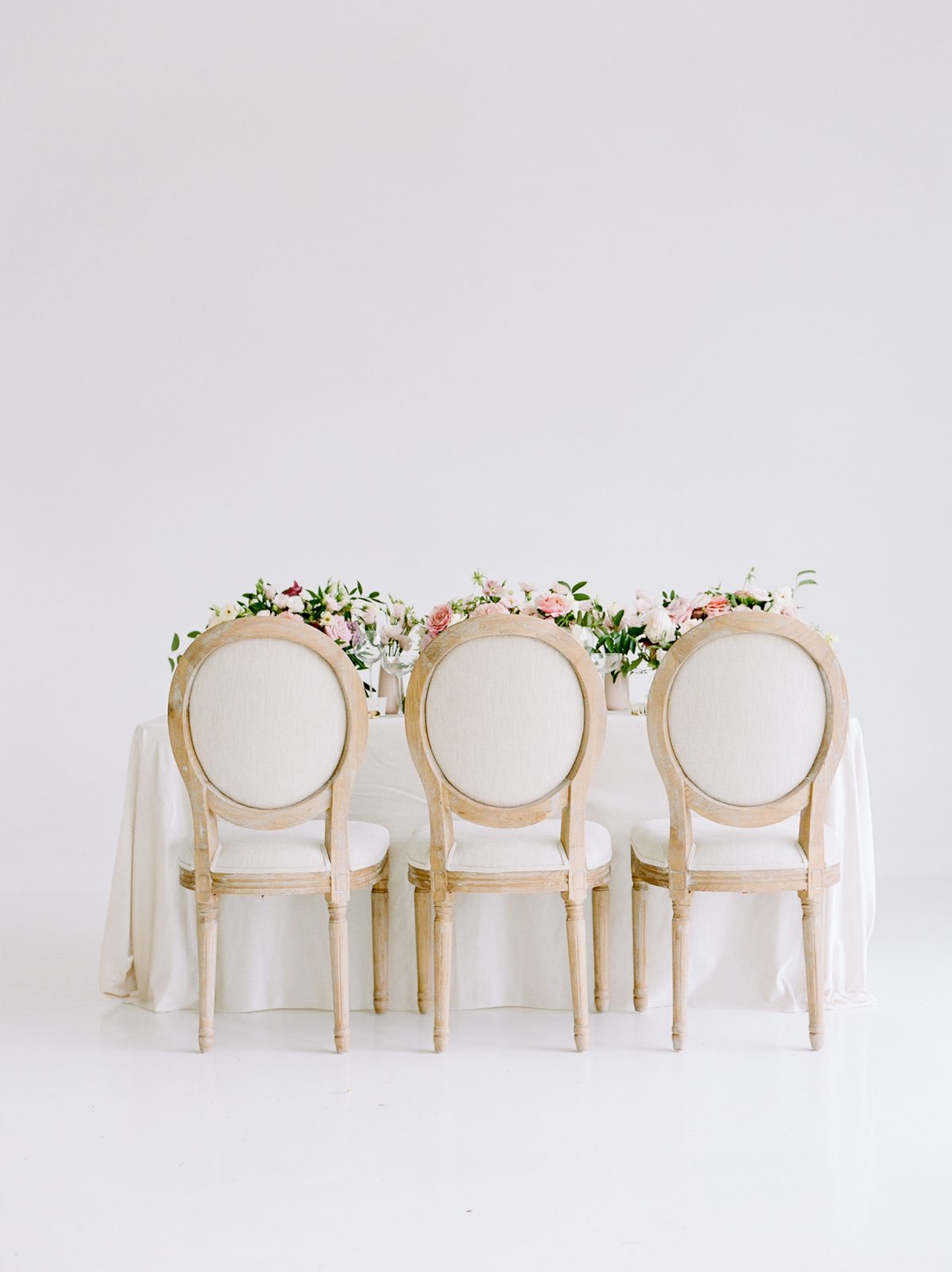 Intimate & Romantic Modern Wedding Inspiration with the Sweetest ...