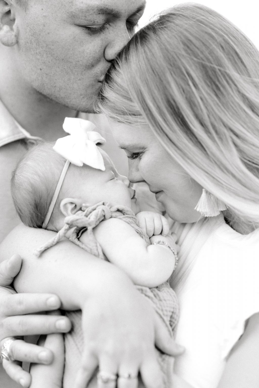 Rowsell Family & Baby Josie’s Newborn Session at Pilot Knoll Park ...