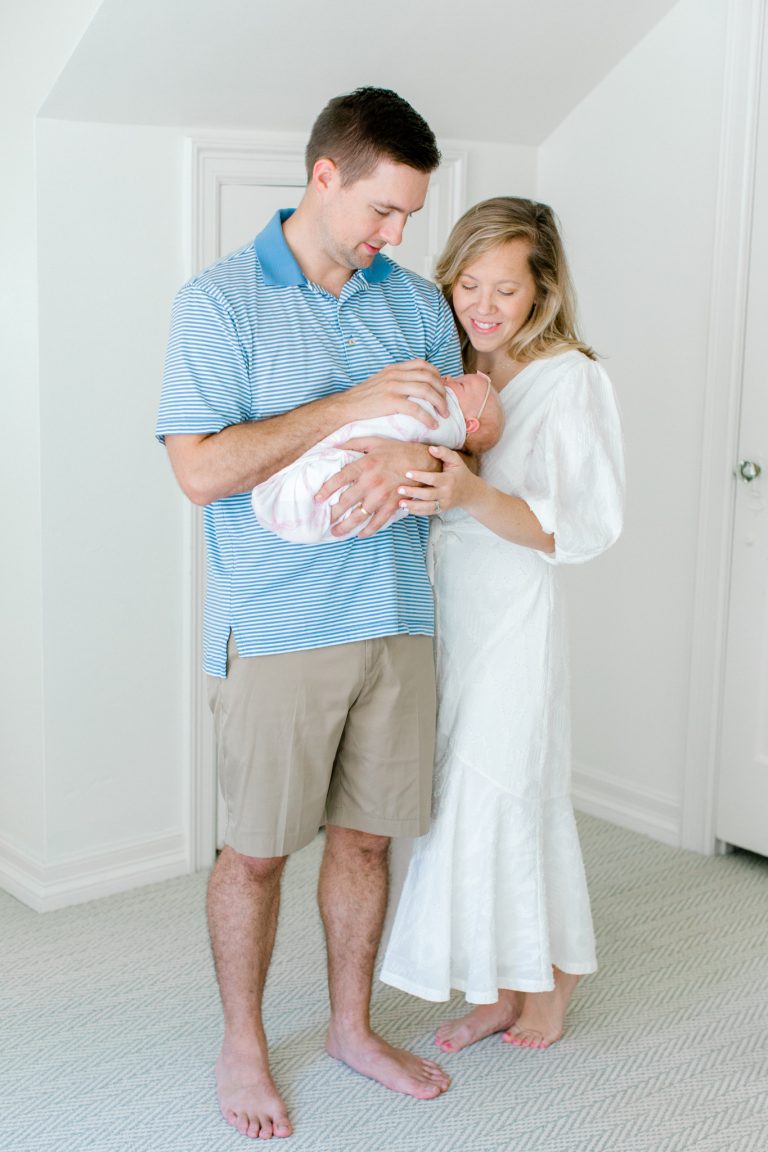 Annie’s Newborn Lifestyle Session at Home | Dallas Family Portrait ...